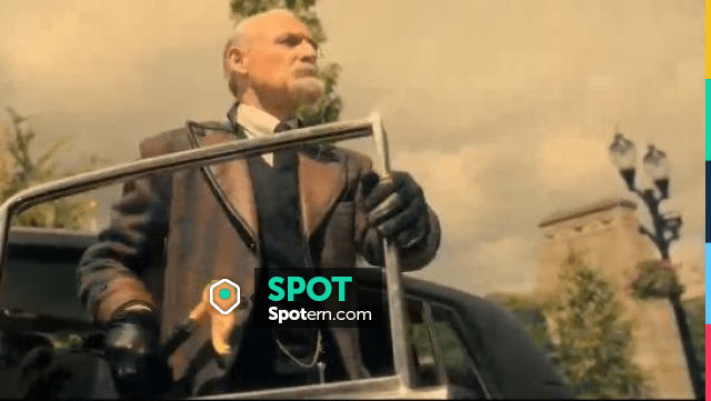The walking stick of Sir Reginald Hargreeves (Colm Feore) in The ...
