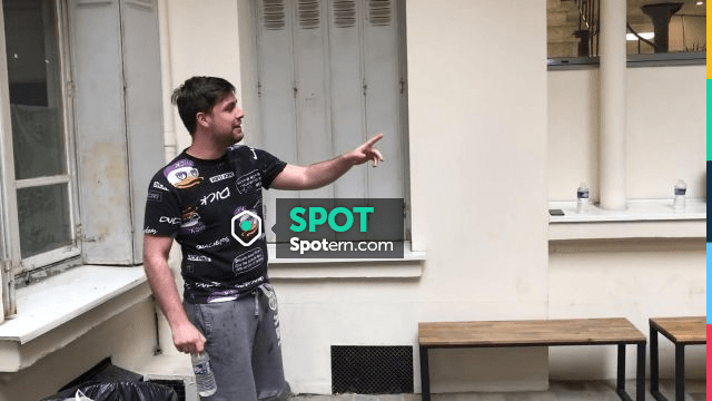 Le t-shirt de Valouzz dans la vidéo YouTube ILS BOIVENT CETTE BOU ...