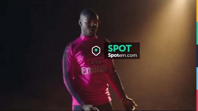 Le maillot rose du PSG porté par Ninho dans son clip Paris c’est ...