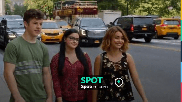 Chloe & Katie Floral Print Swing Tank worn by Haley Dunphy (Sarah ...