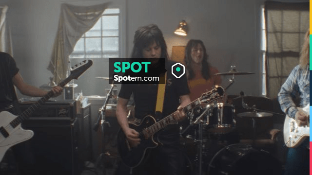 Freaks black T-shirt worn by Mick Mars (Iwan Rheon) as seen in The Dirt ...