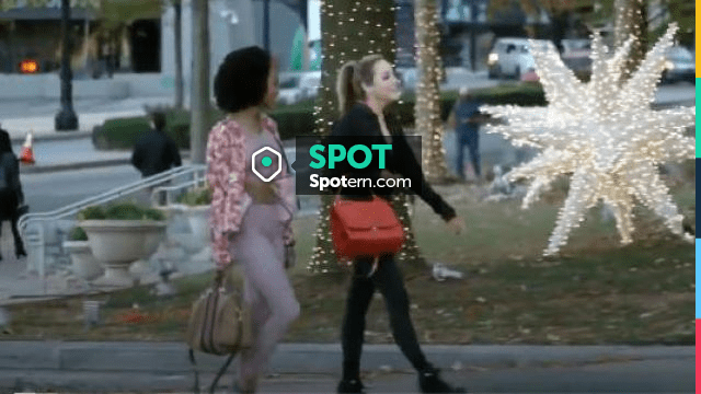 Terri Crop Sports Bra usado por Monica Colby (Wakeema Hollis) en ...