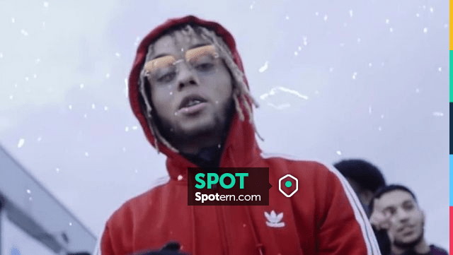 La veste de survêtement zippée Adidas rouge de Zola dans son clip Pa ...