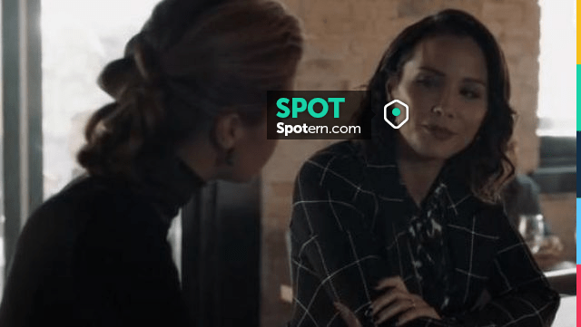 Jenny Bird Saros Hoop Earrings worn by Deann Anderson (Lexa Doig) in ...