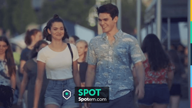 Shorts high waist Phoebe (Maia Mitchell) in The Last Summer | Spotern