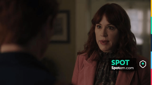The blazer pink Joy of Mary Andrews (Molly Ringwald) in Riverdale ...