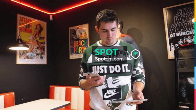 Sweatshirt Nike worn by Neoxi in his YouTube video I TEST OBJECTS ...