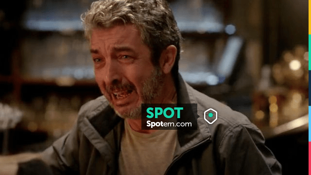 The vest grey worn by Marcos (Ricardo Darín) in flashback | Spotern