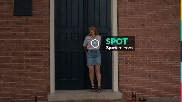 the shirt stripe Cassandra (Rachel Keller) in The Society (S01E02 ...