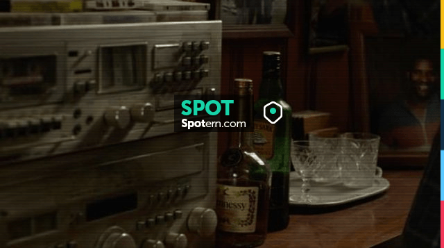 The bottle of Whisky, Cutty Sark Whip Whitaker (Denzel Washington) in ...