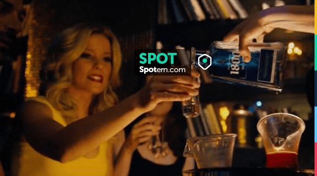 The bottle of Tequila 1800 Meghan Miles (Elizabeth Banks) in total Blackout | Spotern