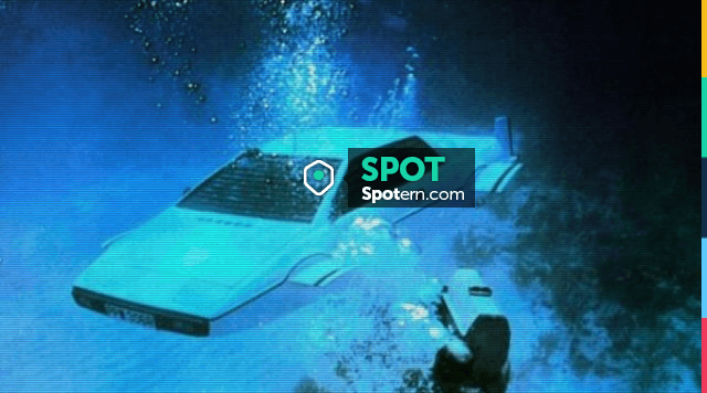 La véritable Lotus Esprit de James Bond (Roger Moore) dans L'espion qui ...