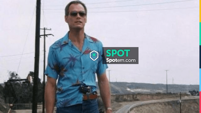Camisa hawaiana azul de Rick Hunter (Fred Dryer) como se ve en Hunter ...