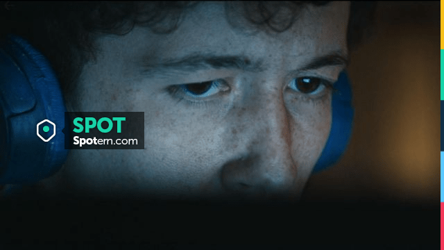 The headset audio blue Moritz Zimmermann (Maximilian Mundt) in the How ...