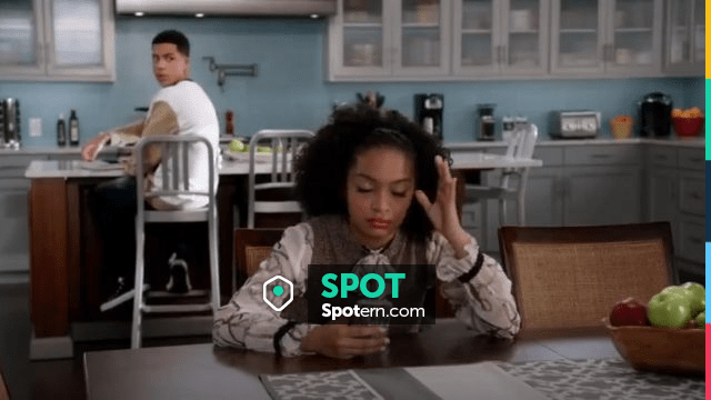 Zara Print Blouse worn by Zoey Johnson (Yara Shahidi) in black-ish ...