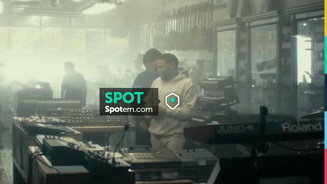 White hoodie worn by Romelo Reese (Anthony Anderson) in Beats | Spotern