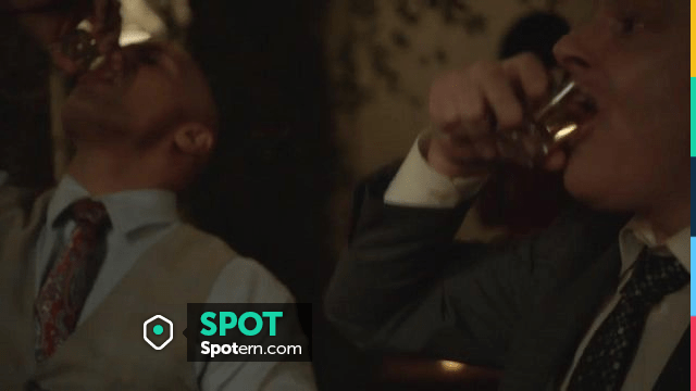 Beige Gilet porté par Spencer Strasmore (Dwayne Johnson) dans Ballers ...