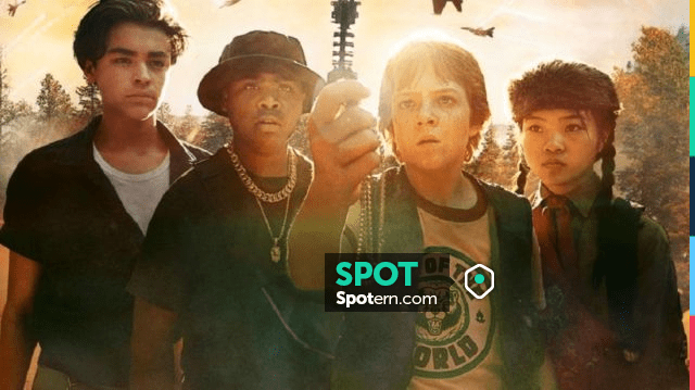 La camiseta amarilla "Rim of the world" usada por Alex (Jack Gore) en ...
