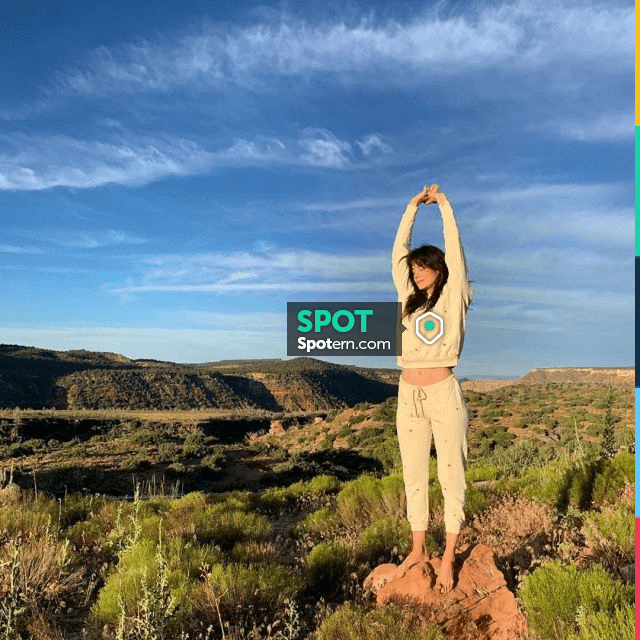 White Sweatshirt with multi poppy embroidery worn by Michelle Monaghan ...