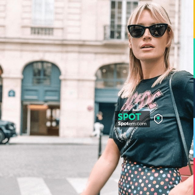 The gray t-shirt ACDC short sleeves worn by India Weber's account on ...