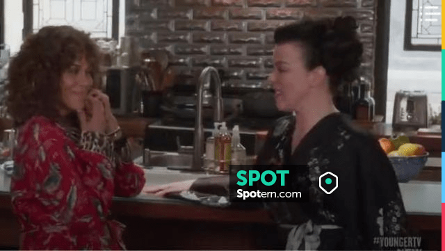 Meng Floral-Print Silk-Satin Robe worn by Maggie (Debi Mazar) in ...