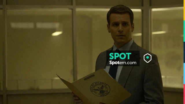 Grey Suit Jacket worn by Holden Ford (Jonathan Groff) in Mindhunter ...