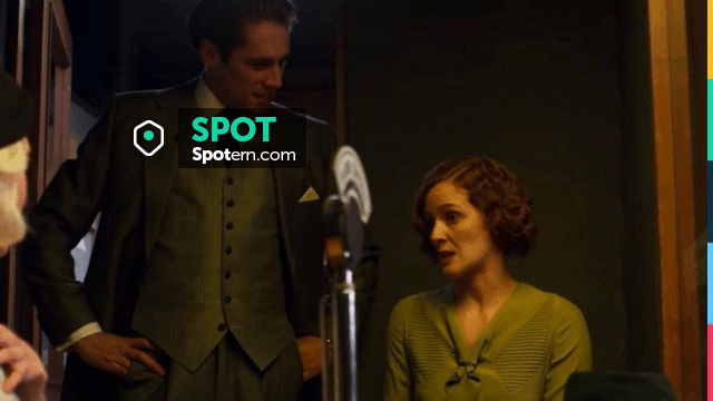 Gray suit jacket worn by Carlos Cifuentes (Martiño Rivas) in Cable ...