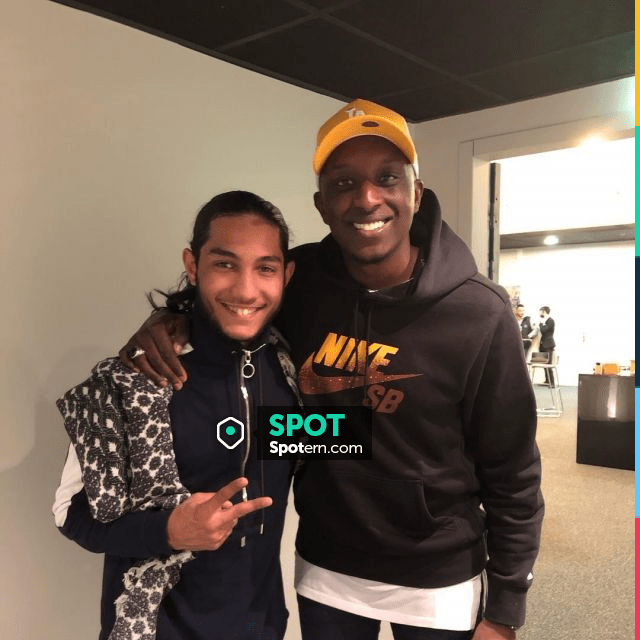 Le sweatshirt col montant zippé Lacoste de Dylan Robert sur son compte ...