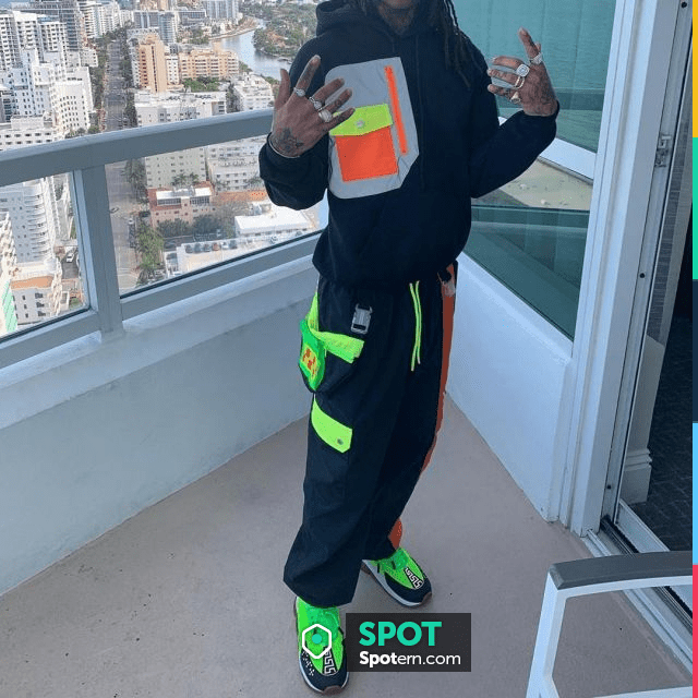 The Sneakers Cross Chain Versace of Swae Lee on the account instagram ...