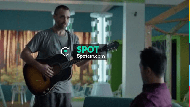 Threadless Oiseau Mail Imprimé Tee porté par Phil Tandy Miller (Will ...