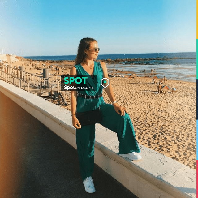 La combinaison verte portée par Zoé sur son compte Instagram @justzoe ...