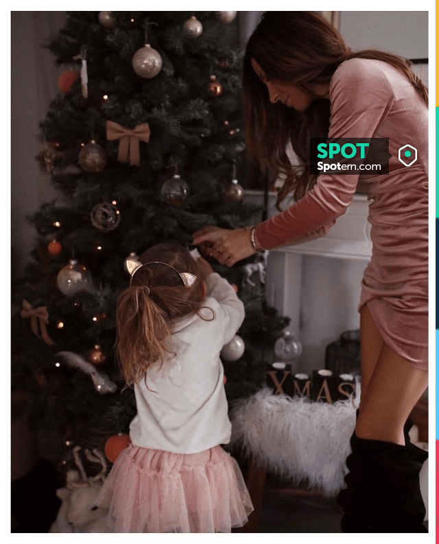 The dress in velour light pink Cindy P on the account Instagram of ...