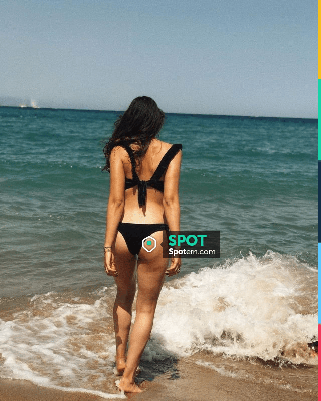 The bottom of swimsuit in blue velvet night on the account Instagram of @safia_ayad | Spotern