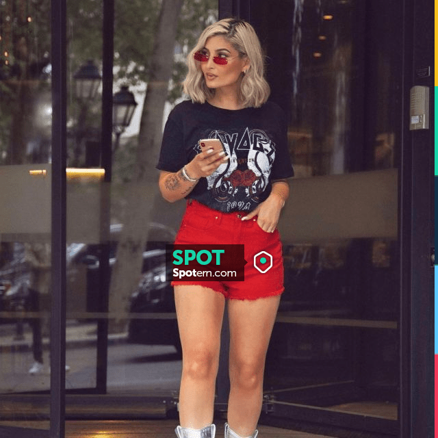 The jean shorts red worn by Lufy on his account Instagram @lufyyyy ...