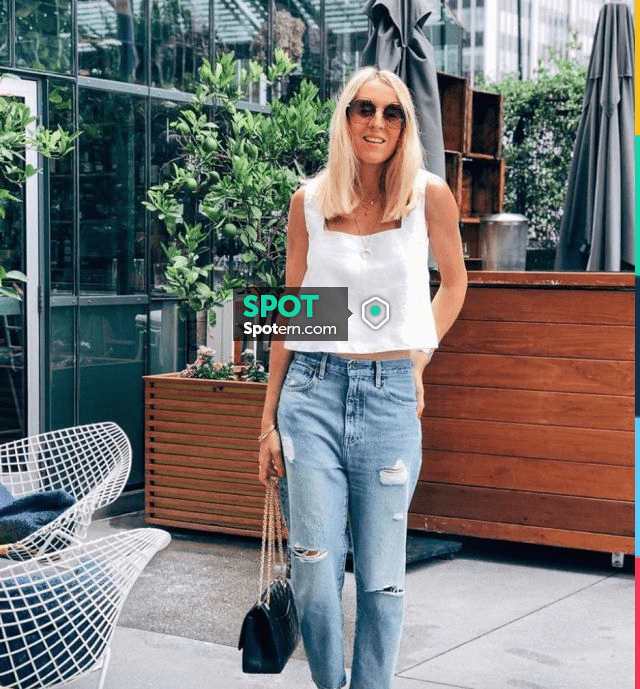 La débardeur blanc porté par Charlène (The Babooshka) sur le compte ...