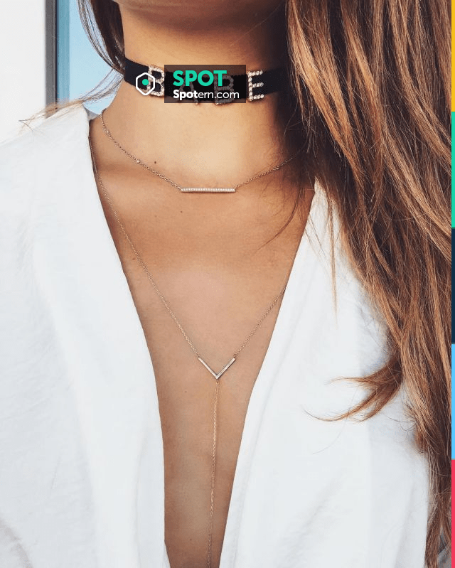 The ras neck babe with rhinestone worn by Chloe Bleinc on the account Instagram of @chloebbbb ...