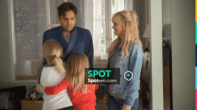 Denim jacket worn by Kate Sullivan (Anna Faris) in Overboard | Spotern