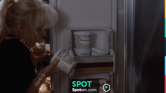 Pomi strained tomatoes of Darien Taylor (Daryl Hannah) in Wall Street ...