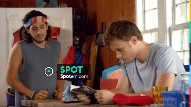 Tank top tee shirt gray worn by (Lou-Pascal Tremblay) in Jeremiah ...