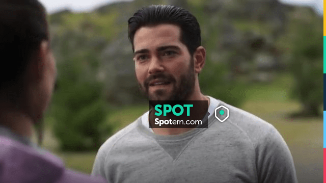Camiseta de cuello Hanes Nano T V usada por Trace Riley (Jesse Metcalfe ...