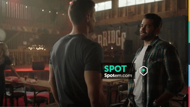 The blue t-shirt worn by Trace Riley (Jesse Metcalfe) in Chesapeake ...