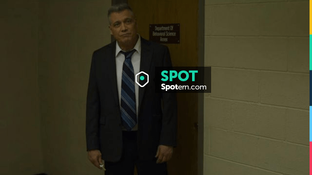 The striped tie blue Bill Tench (Holt McCallany) in Mindhunter (S02E03 ...