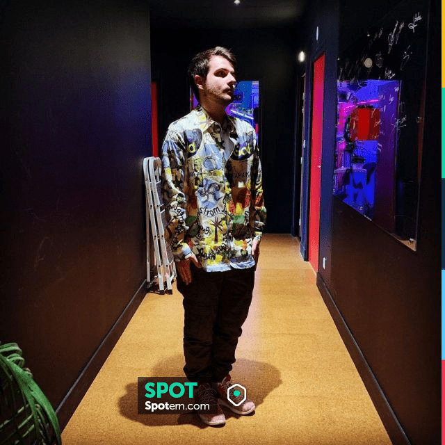 Les chaussures portées par Amixem sur son compte Instagram @amixem ...