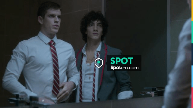 Necklaces worn by Valerio (Half-brother of Lu) (Jorge López) in Elite ...