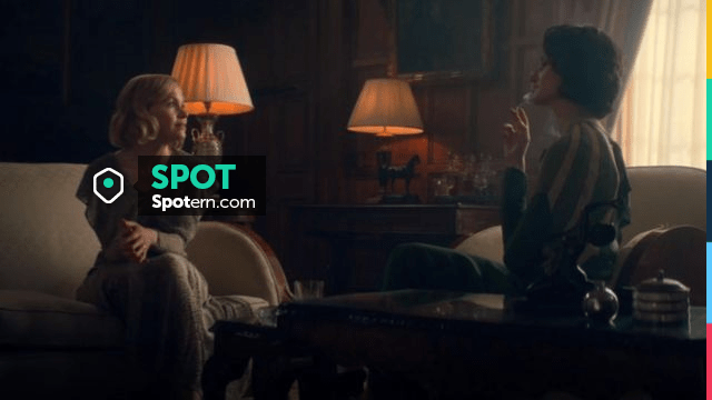 The dress v-neck ruffles Linda Shelby (Kate Phillips) in Peaky Blinders ...