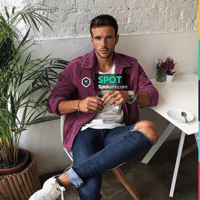 The jacket mauve worn by Hugo Philip on his account Instagram ...