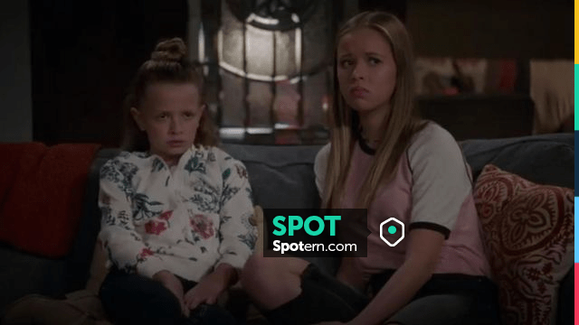 Auguste the label charlie ringer tee dusty pink worn by (Holly Barrett ...