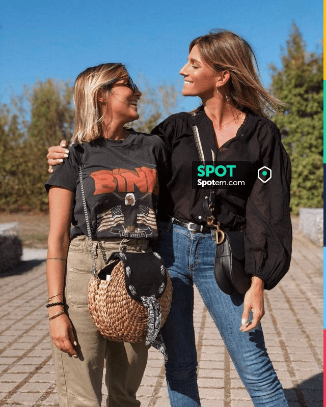 The blouse black worn by Anne-So on the account Instagram of ...