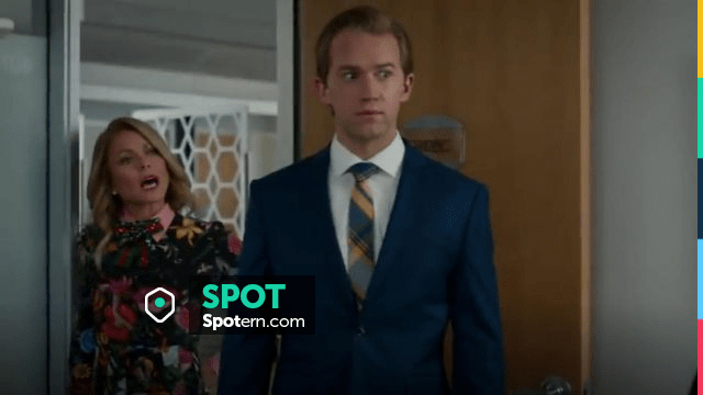 Gucci Pleated Printed Silk Crepe De Chine Dress worn by Kelly Ripa in ...