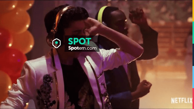 Monster 24K Headphones used by Eli Cardashyan (Gregory Kasyan) in ...